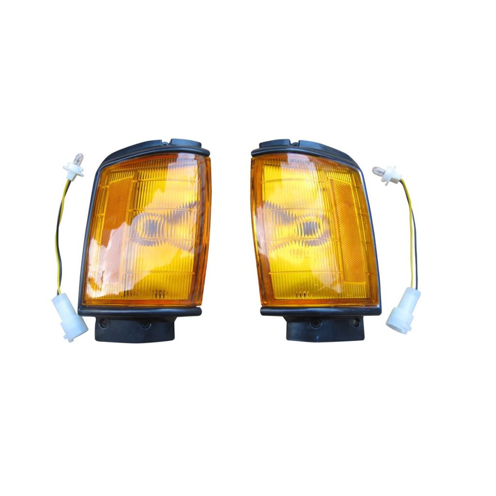 TOYOTA Hilux / Pickup 1984-86 Corner & Parking Lamps | 81620-89143 ...